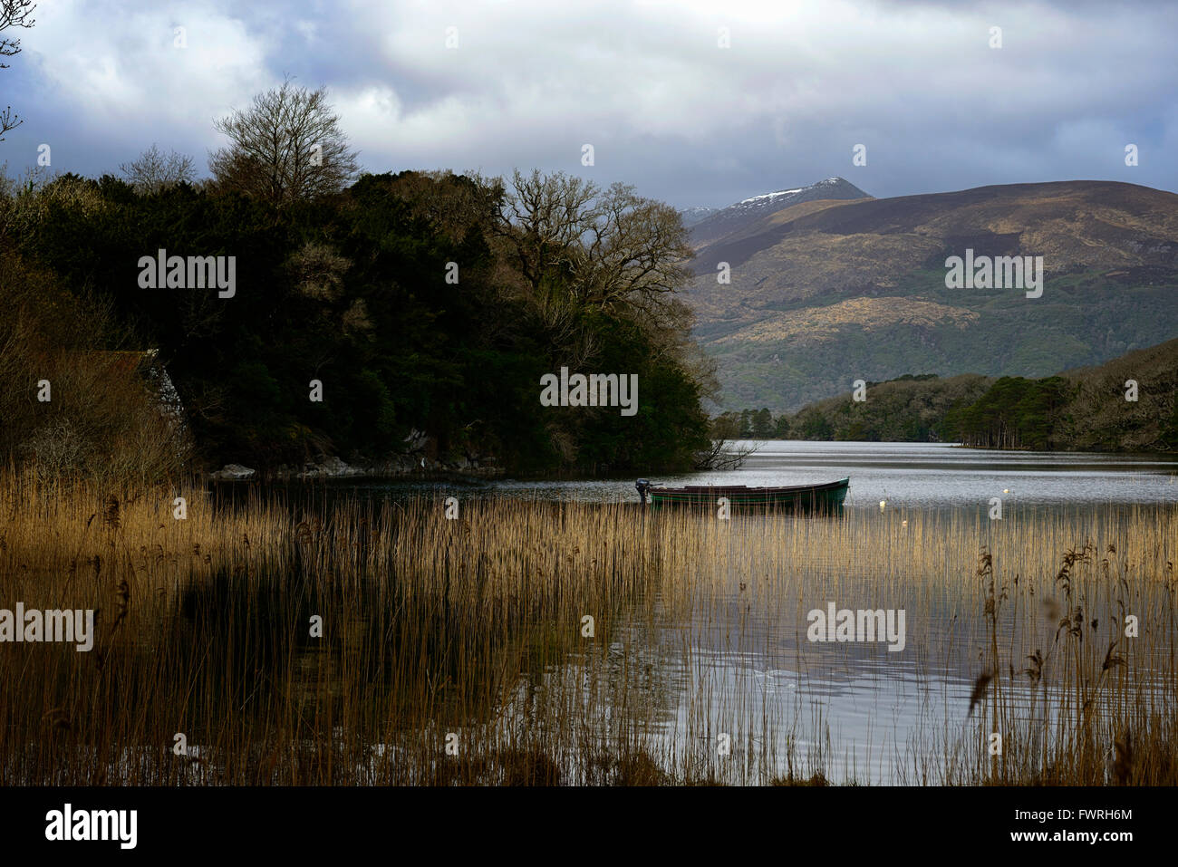 Scenic lakes and lakes hi-res stock photography and images - Alamy