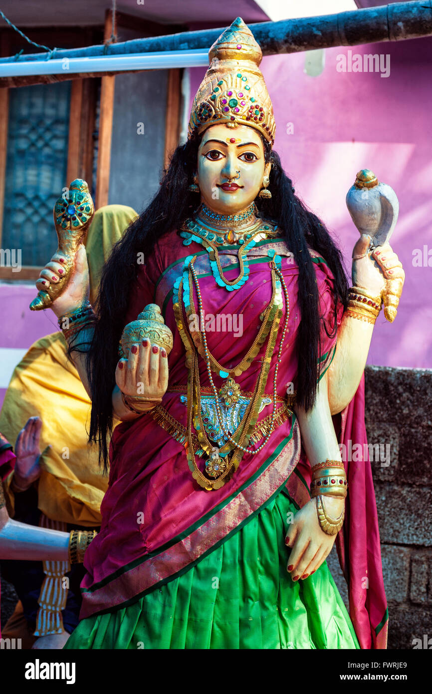 Women statue india hi-res stock photography and images - Alamy