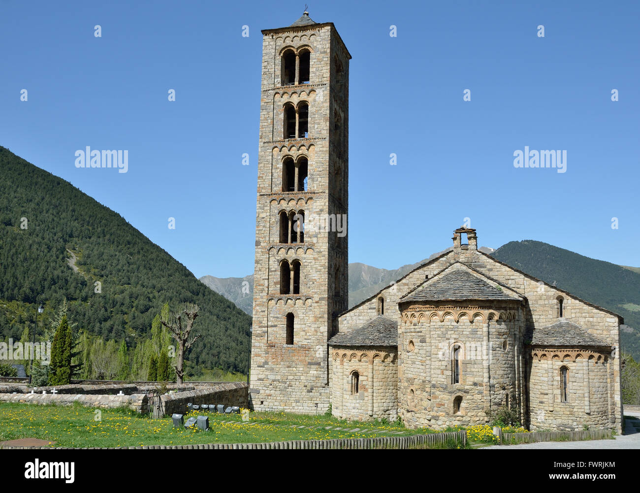 Catalan Romanesque church of the vall de Boi Stock Photo - Alamy