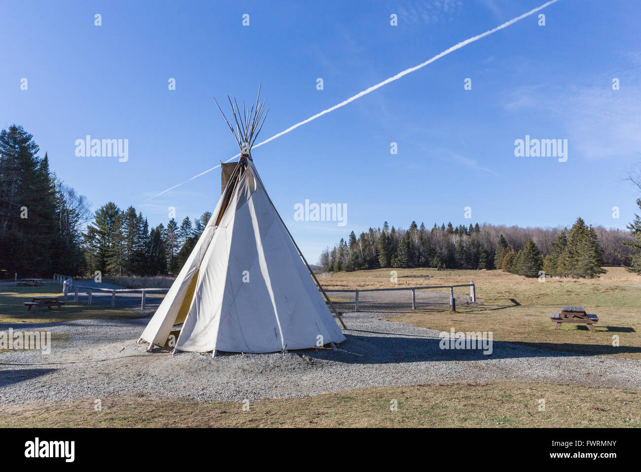 Native American tee pee Stock Photo - Alamy