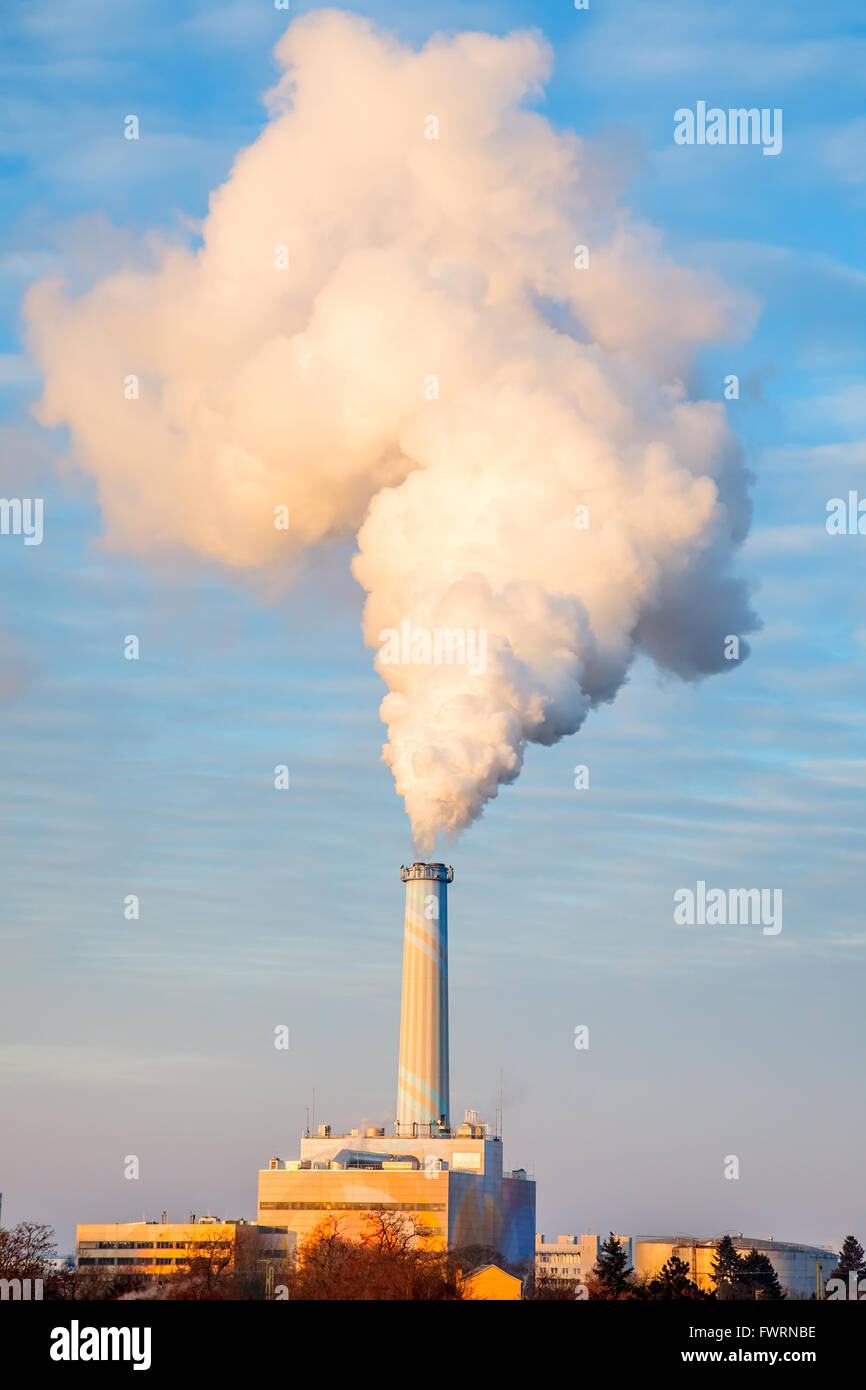 Factory pipe smoking hi-res stock photography and images - Alamy