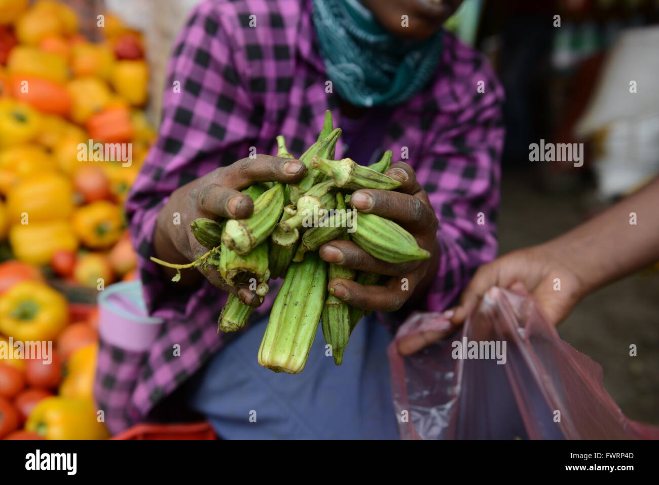 Ethiopian okra sold in the vibrant markets of Addis Ababa Stock Photo ...