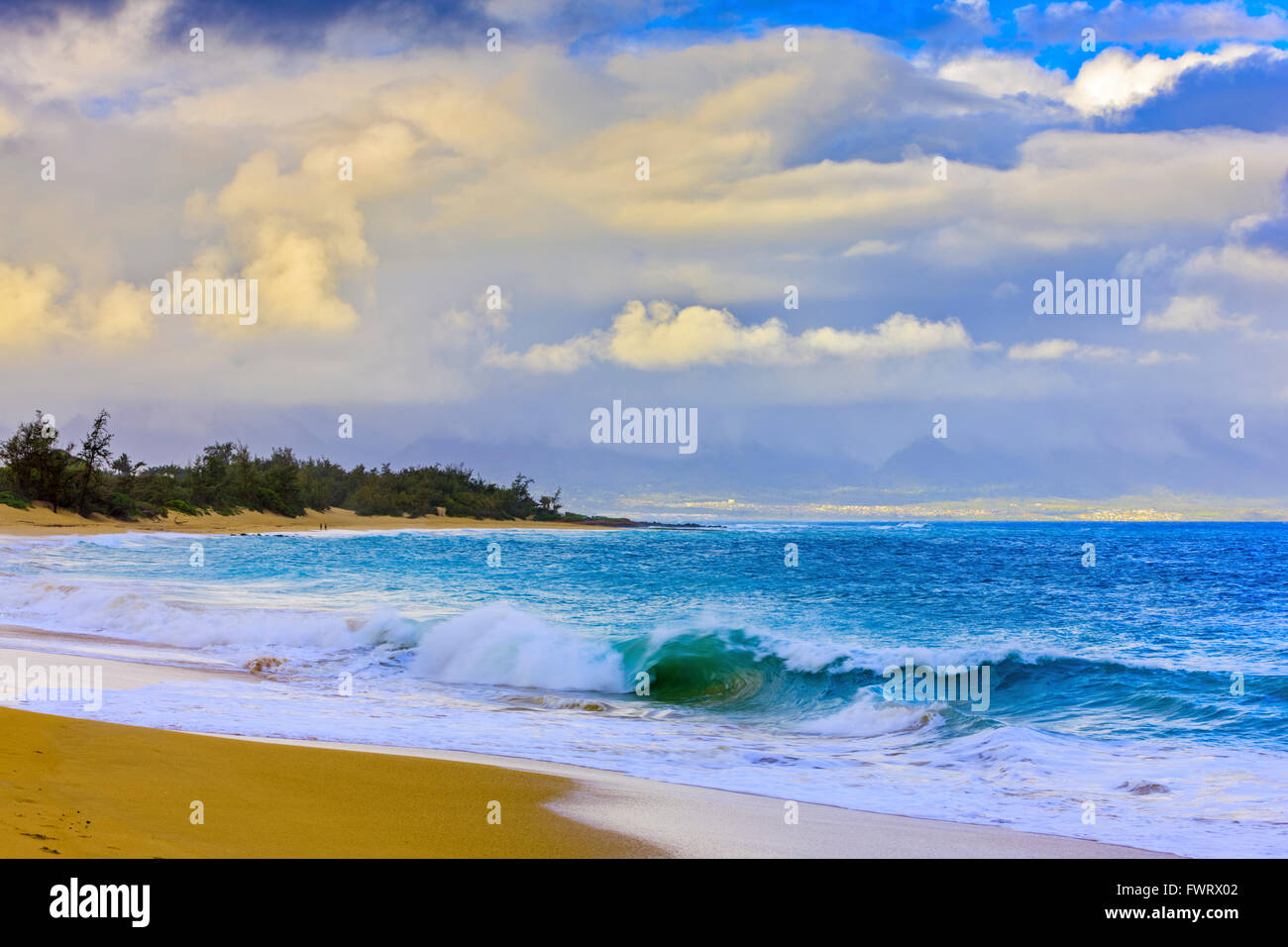 Baldwin Beach, Maui at dawn Stock Photo - Alamy