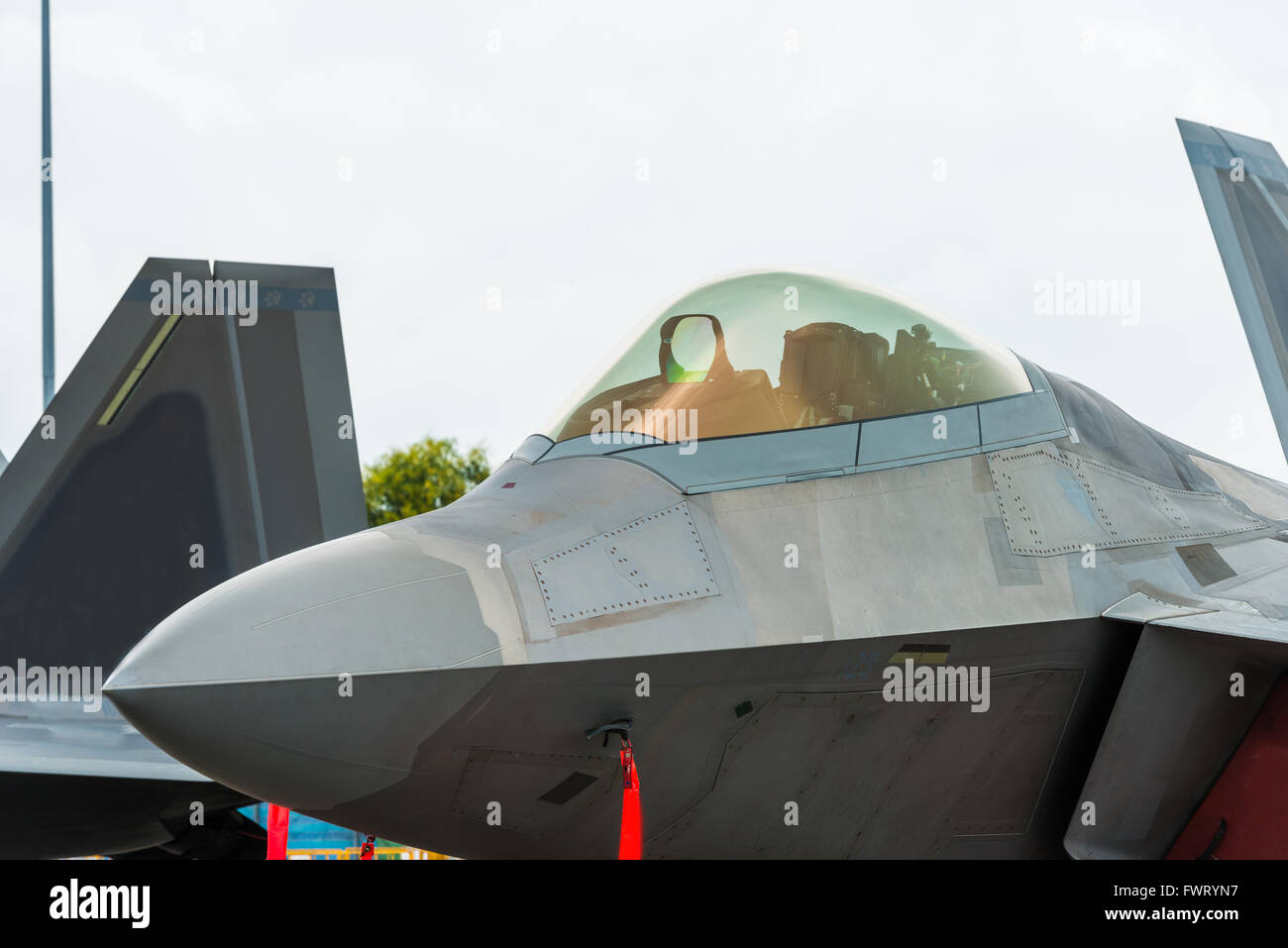 F 22 raptor fighter plane hi-res stock photography and images - Alamy
