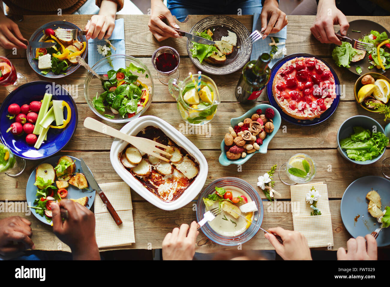 Nosh hi-res stock photography and images - Alamy