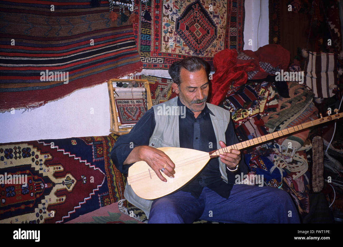 Baglama turkey High Resolution Stock Photography and Images - Alamy