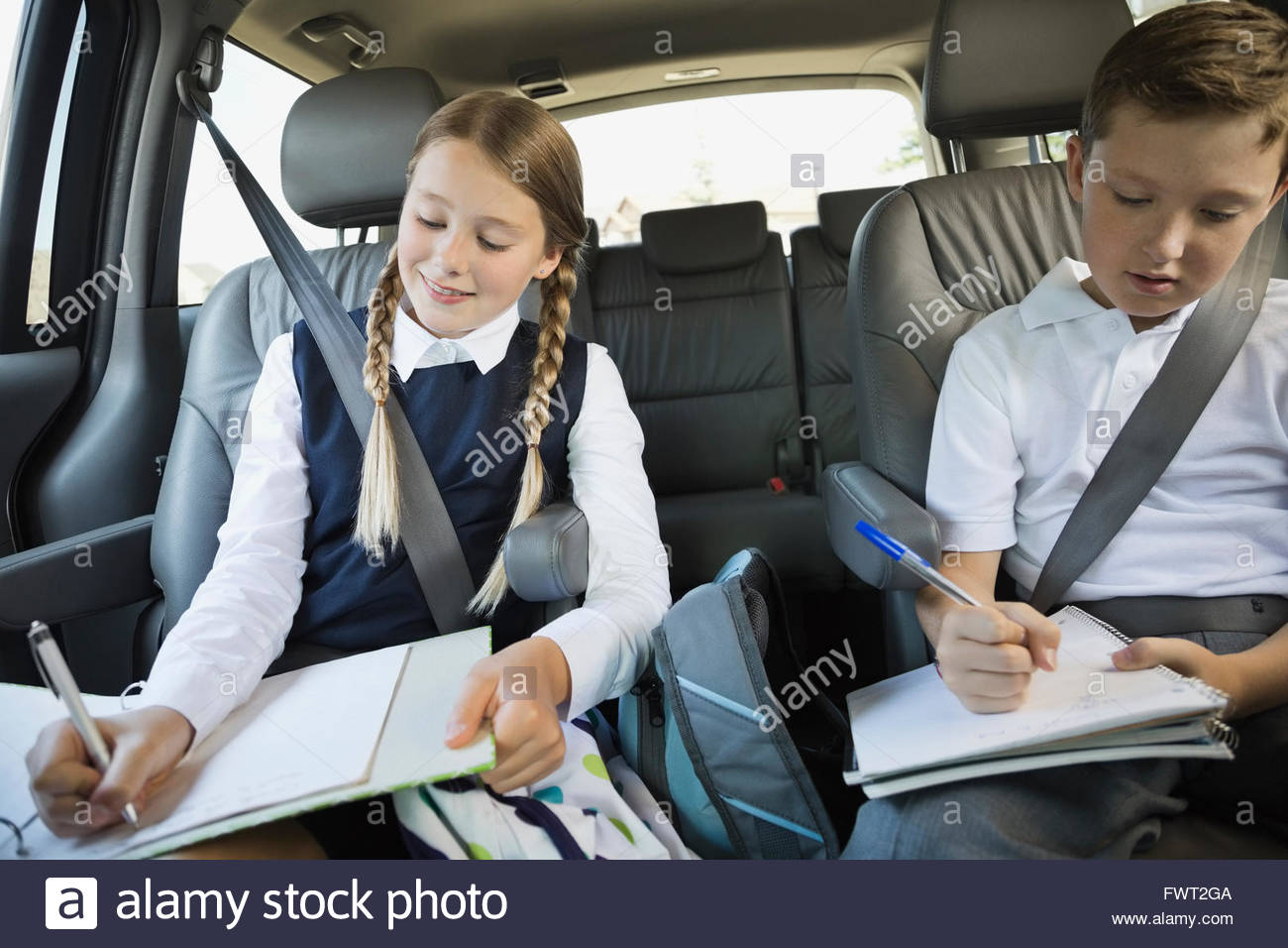 Schoolchildren back view hi-res stock photography and images - Alamy