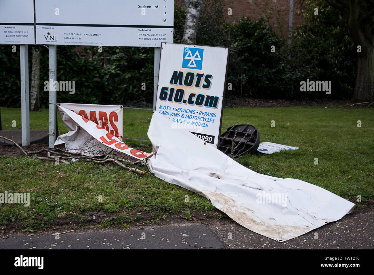 Litter danger sign hi-res stock photography and images - Alamy