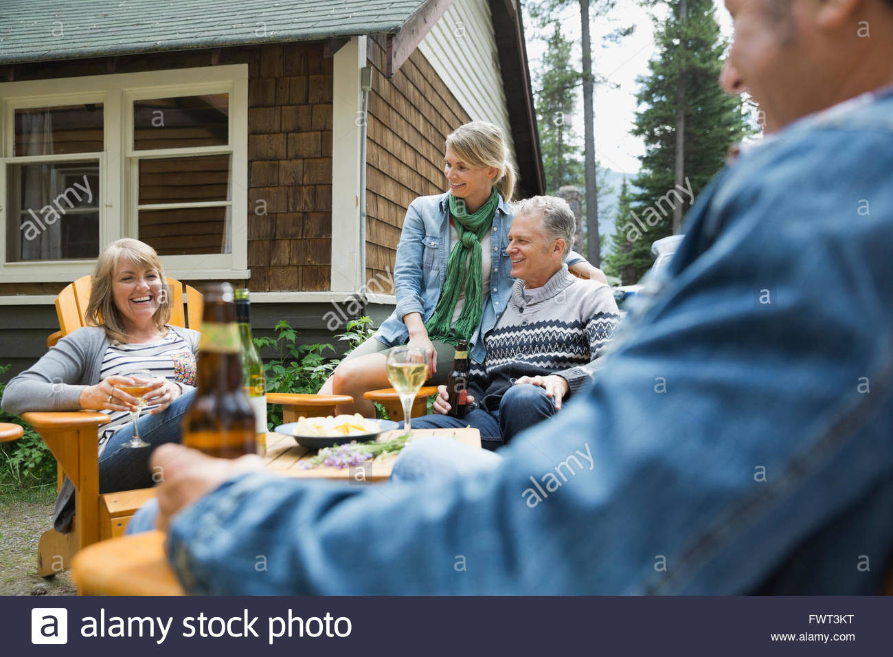 Middle aged hi-res stock photography and images - Alamy