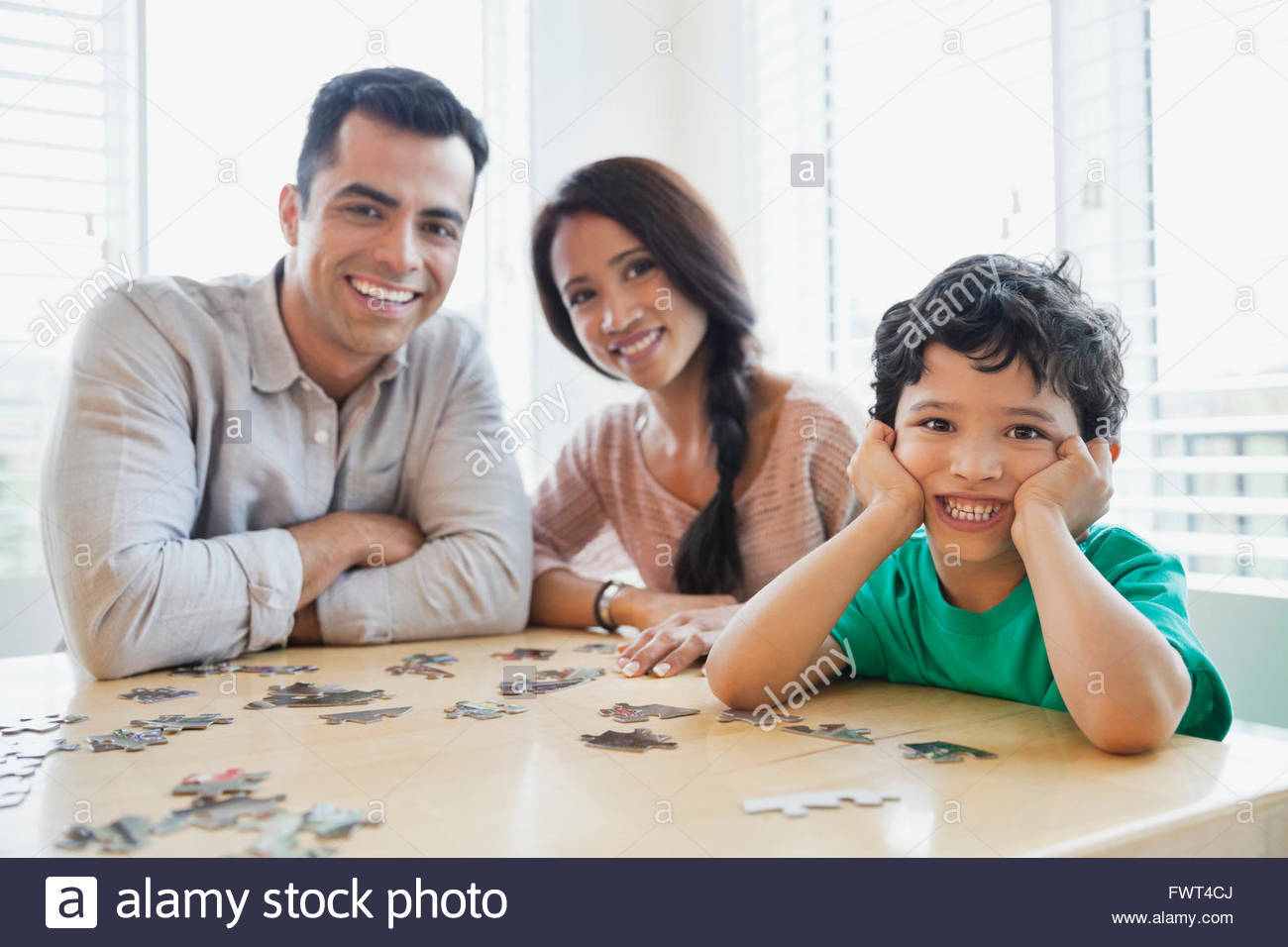 Putting the puzzle together hi-res stock photography and images - Alamy