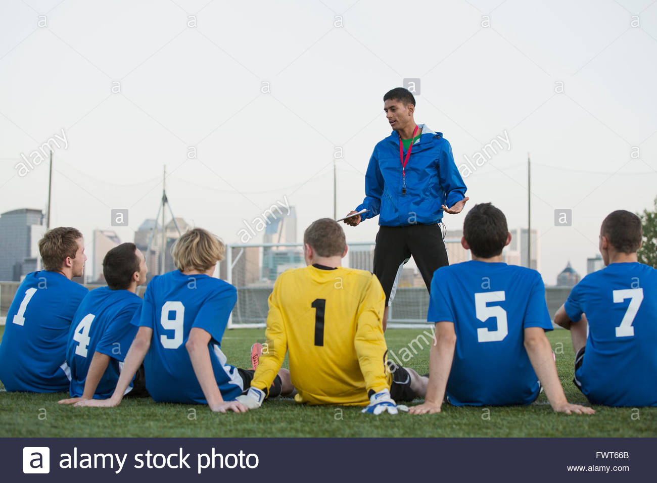 Group talking outdoor sports hi-res stock photography and images - Alamy
