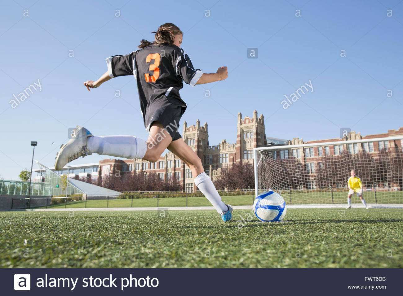Soccer girl goalie hi-res stock photography and images - Alamy
