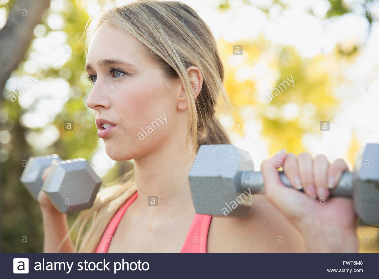 Using weights hi-res stock photography and images - Alamy