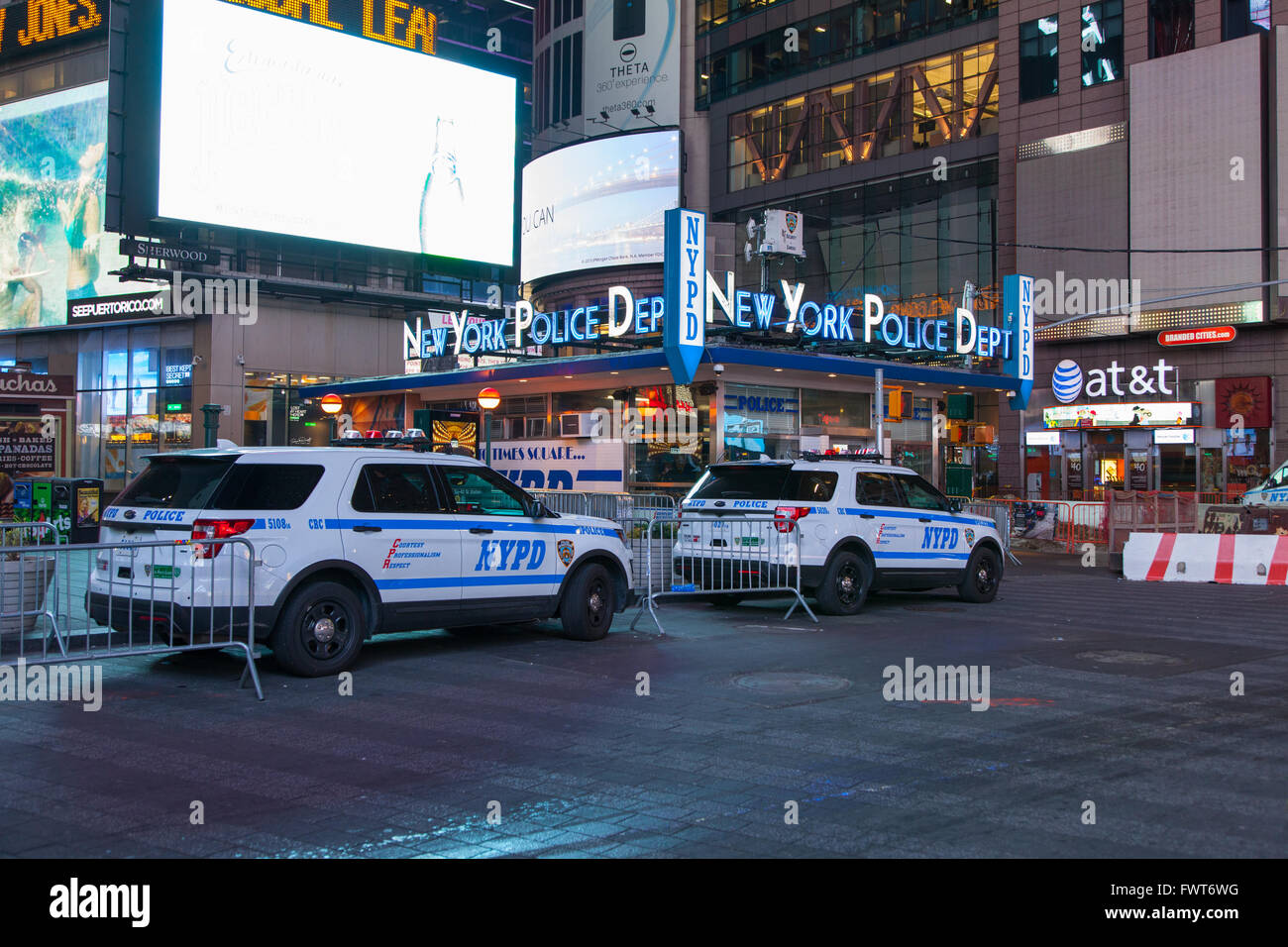 New York Police Department ,Times Square , Midtown Manhattan , New York ...