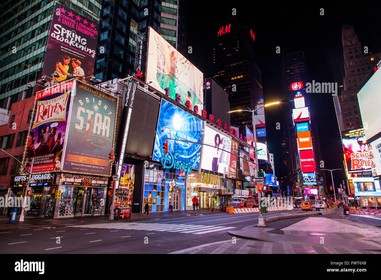 Times Square at night, Midtown Manhattan , New York City, United States ...