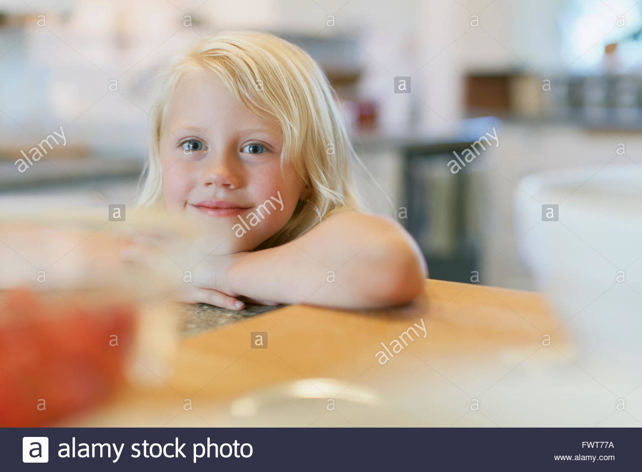 Leaning On Counter Stock Photos & Leaning On Counter Stock Images - Alamy