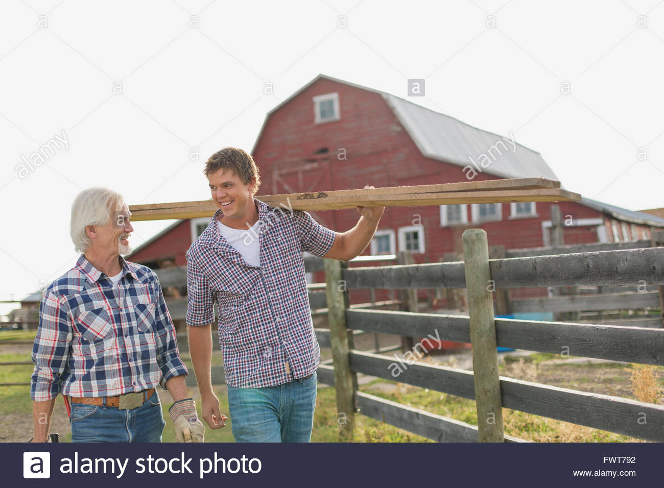 Fix fence hi-res stock photography and images - Alamy