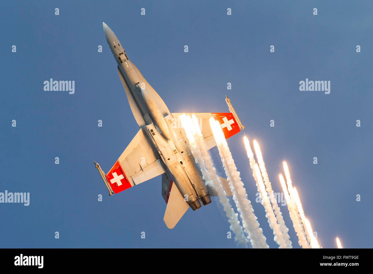 Swiss Air Force McDonnell Douglas F/A-18C Hornet J-5014 firing ...