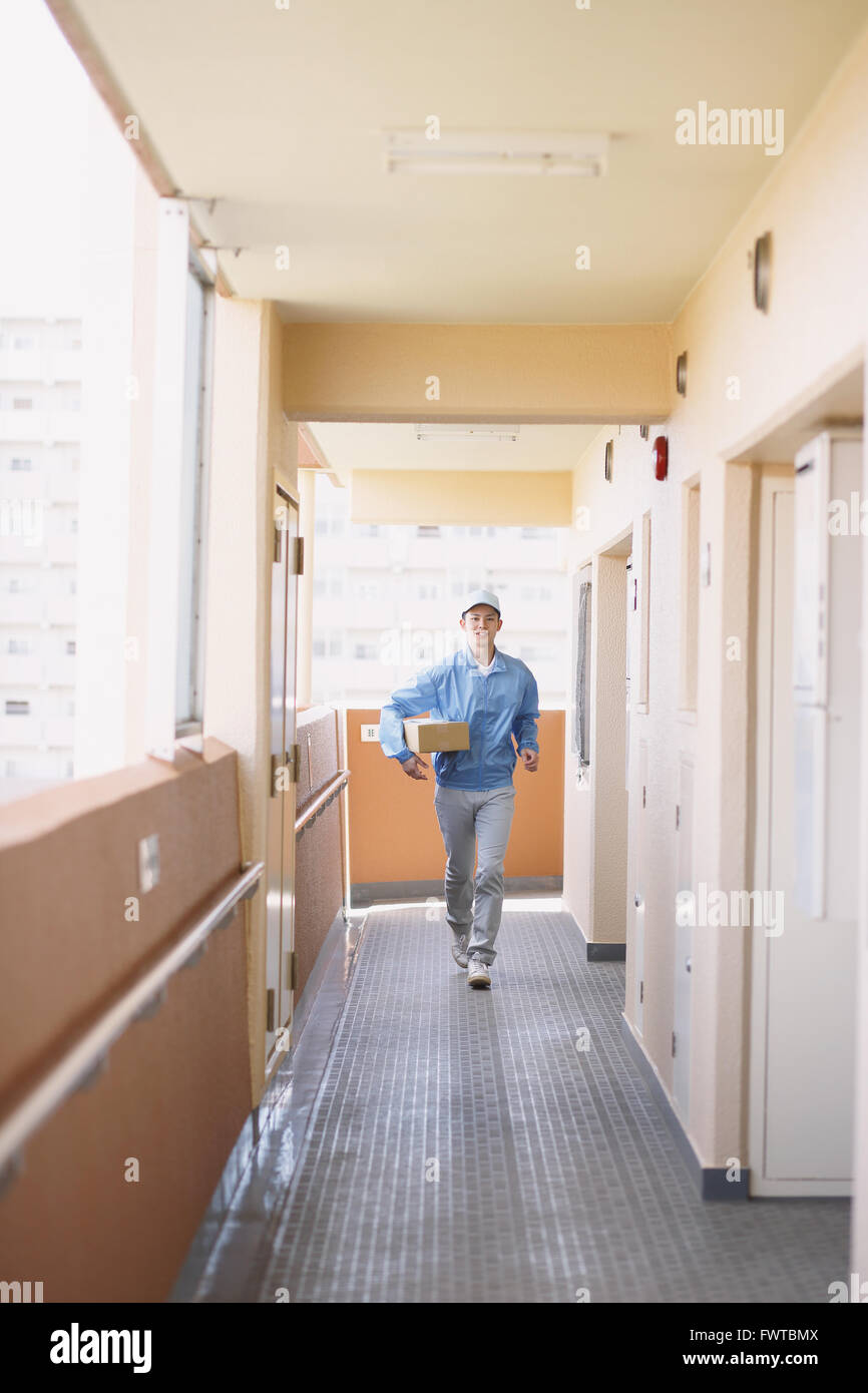 Running box hi-res stock photography and images - Alamy