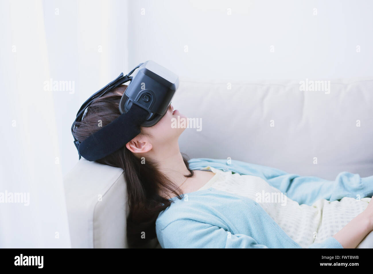 Virtual reality fashion hi-res stock photography and images - Alamy