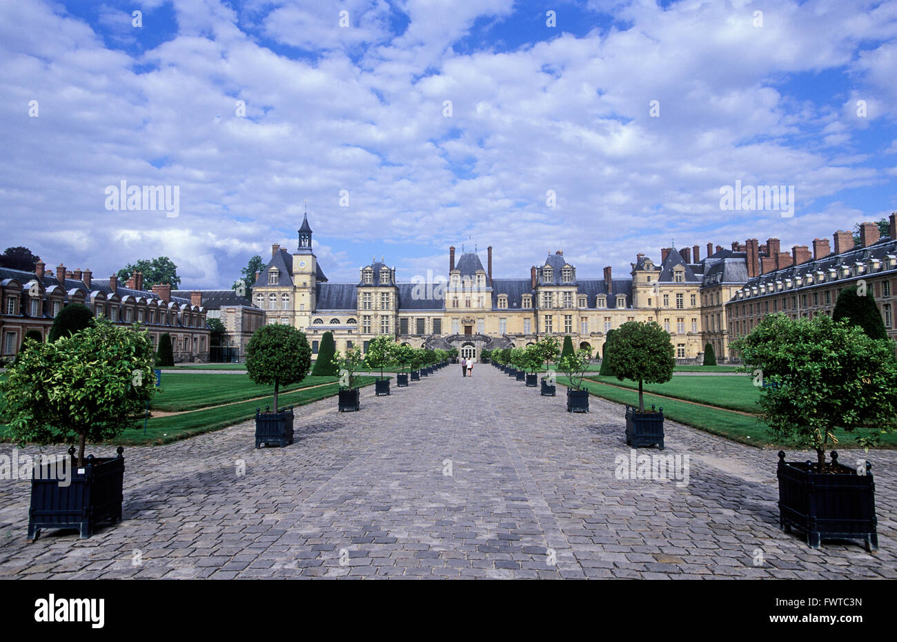 Chateau de fontainebleau hi-res stock photography and images - Alamy