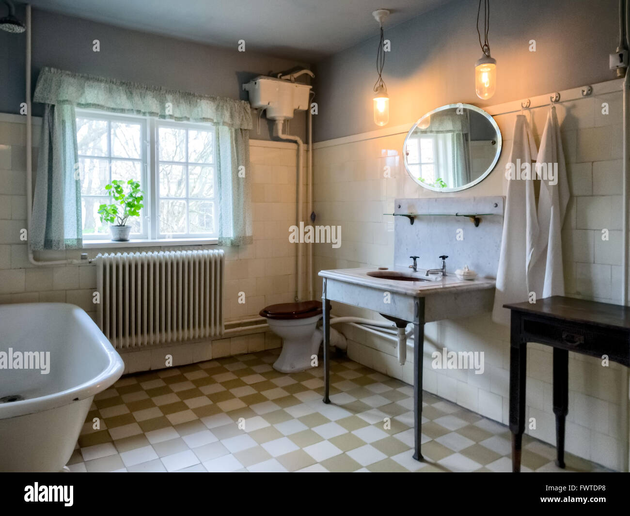 Antique toilet hi-res stock photography and images - Alamy