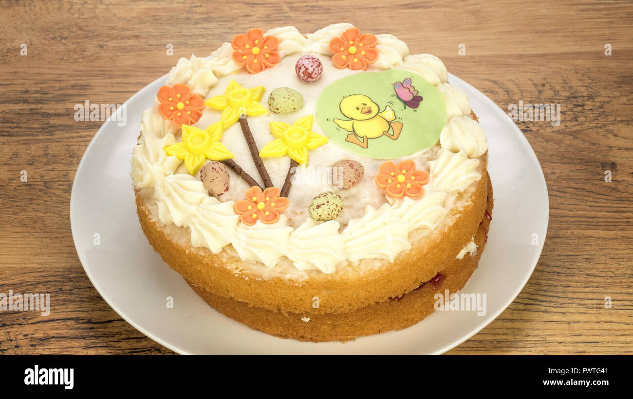 Simnel cake hi-res stock photography and images - Alamy