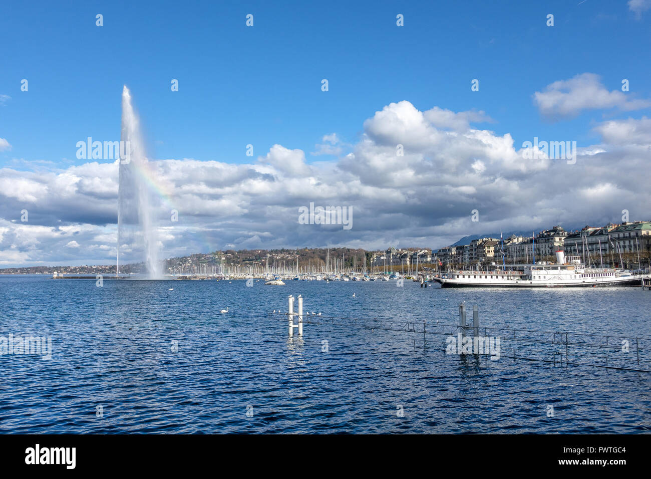 Lake Geneva Switzerland Size at Brenda Norris blog