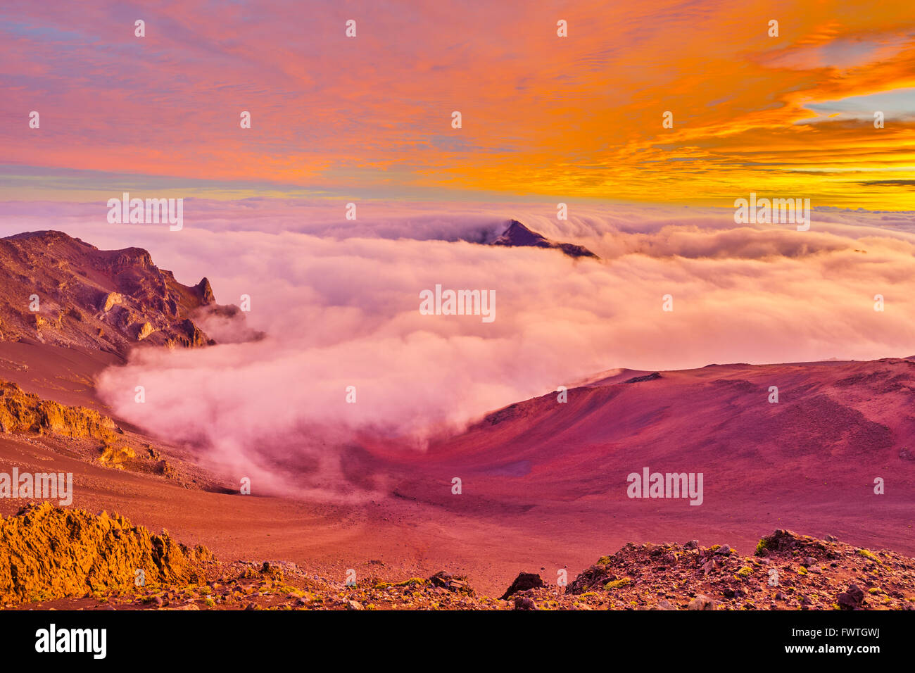 spectacular sunrise view of Haleakala Crater from summit, Maui Stock ...