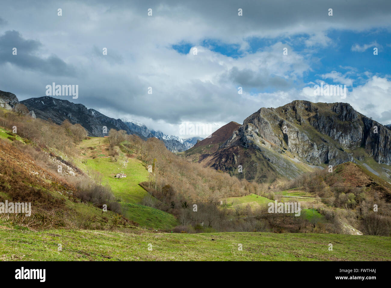 Picos de europa national park hi-res stock photography and images - Alamy
