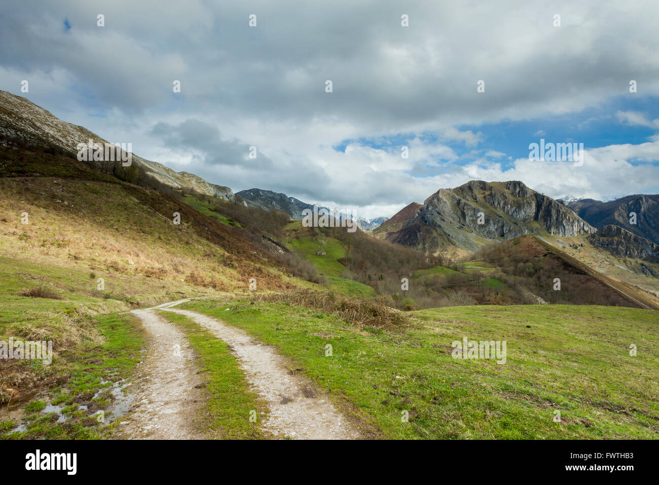 Road in asturias hi-res stock photography and images - Alamy