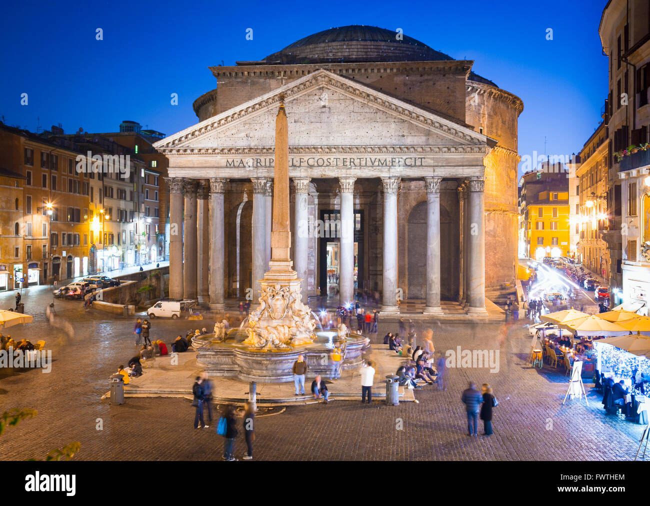 Pantheon sight at evening, Rome Stock Photo - Alamy