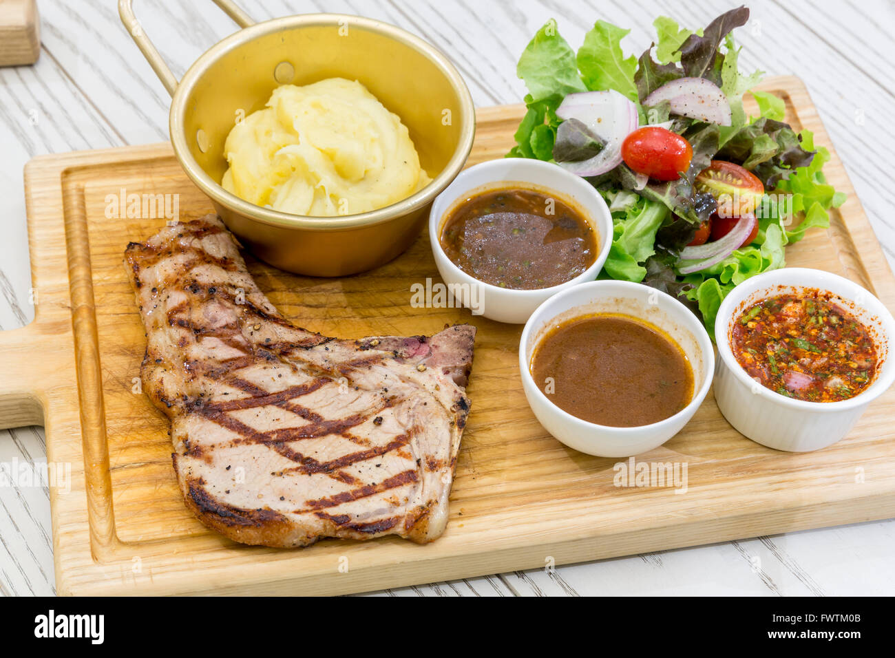 australian t-bone beef steak serve with fresh vegetable Stock Photo - Alamy