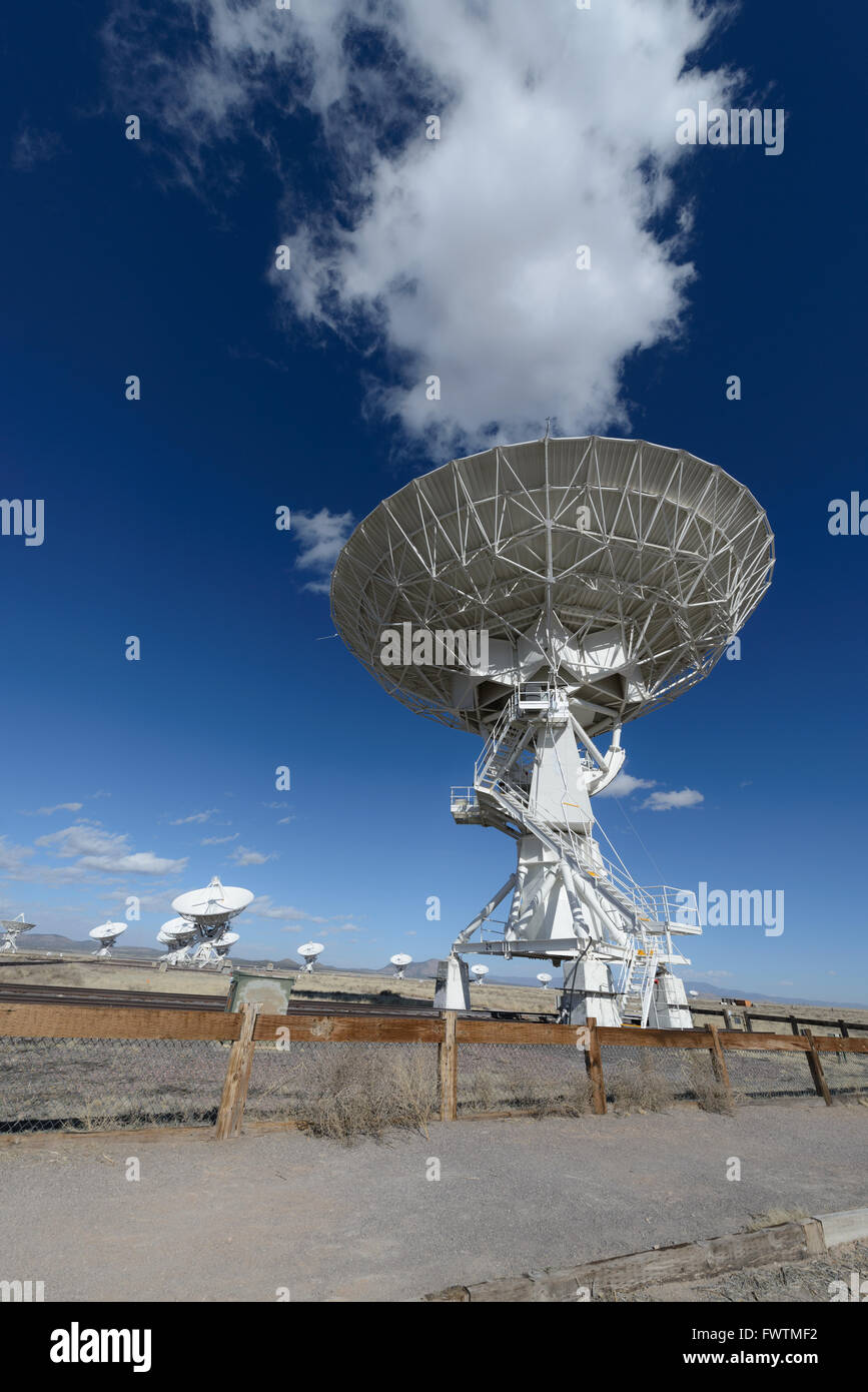 Huge antenna dish at Very Large Array, searching for imaging signal in ...