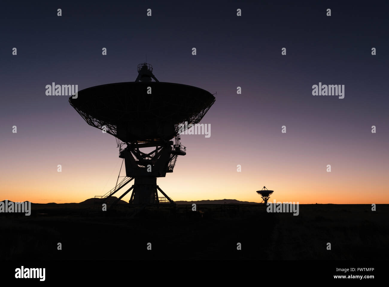 Sunrise Huge antenna dish at Very Large Array, searching for imaging ...