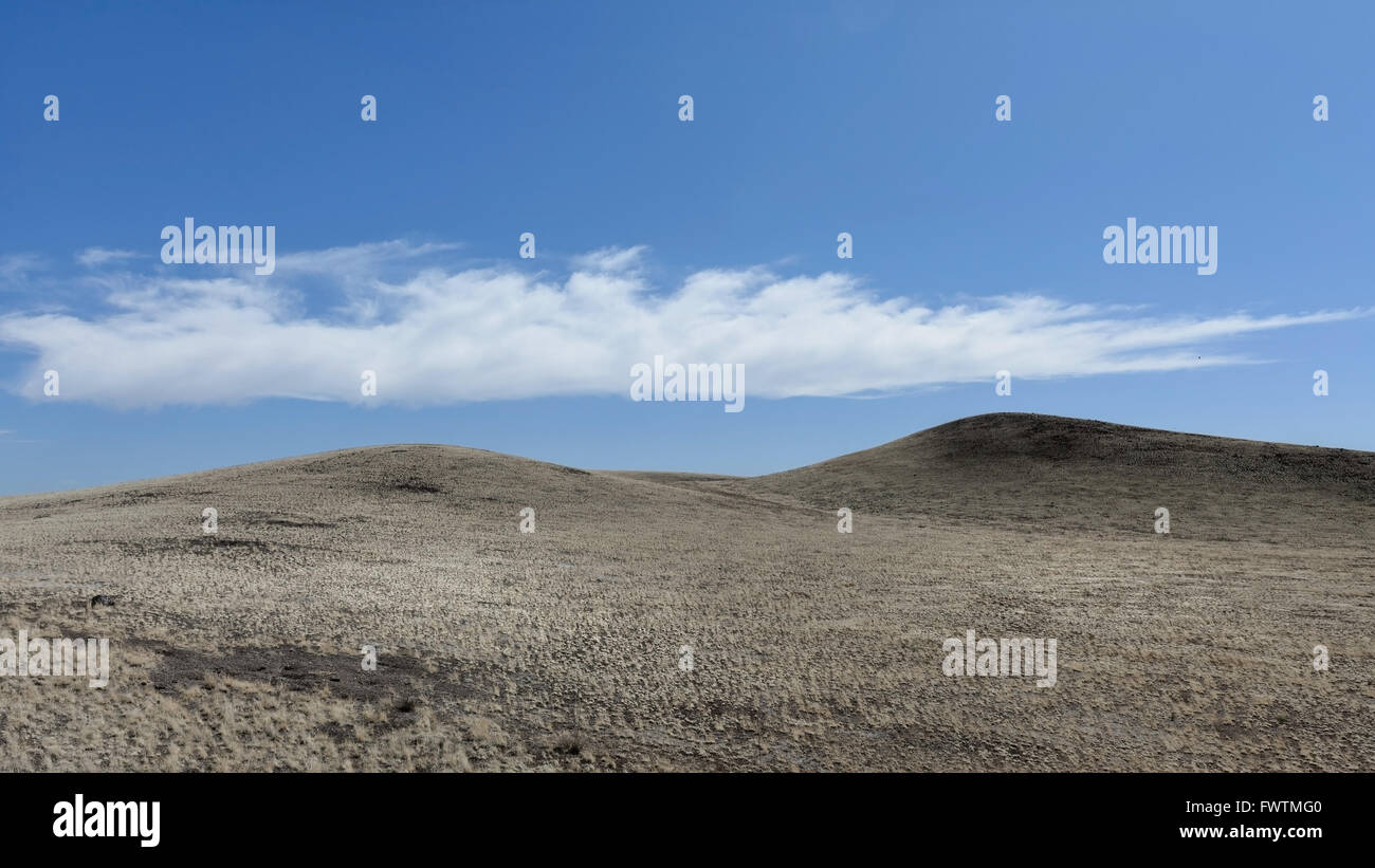 hill top of empty land in New Mexico desert, USA Stock Photo - Alamy