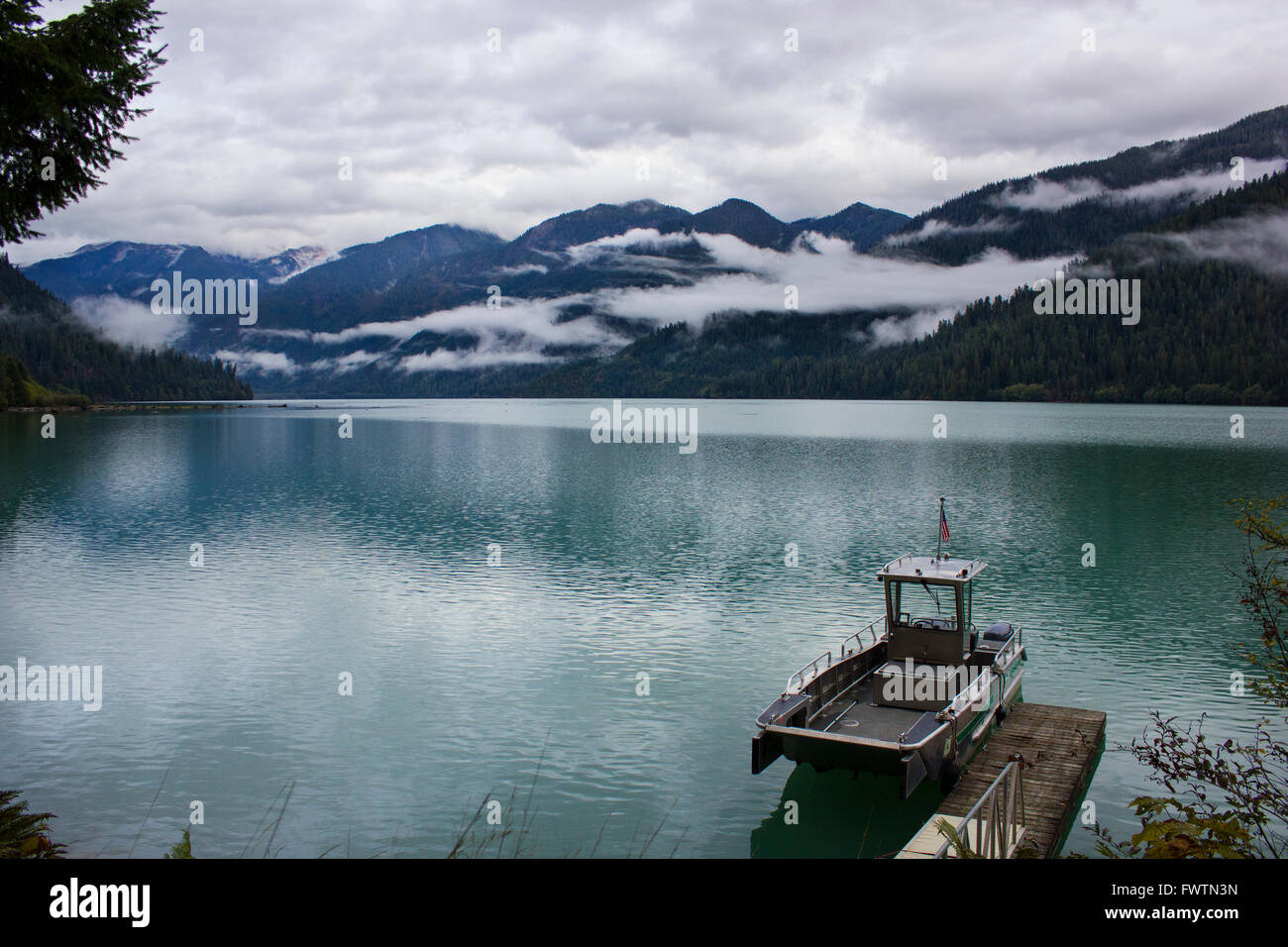 Calm boat dock hi-res stock photography and images - Alamy