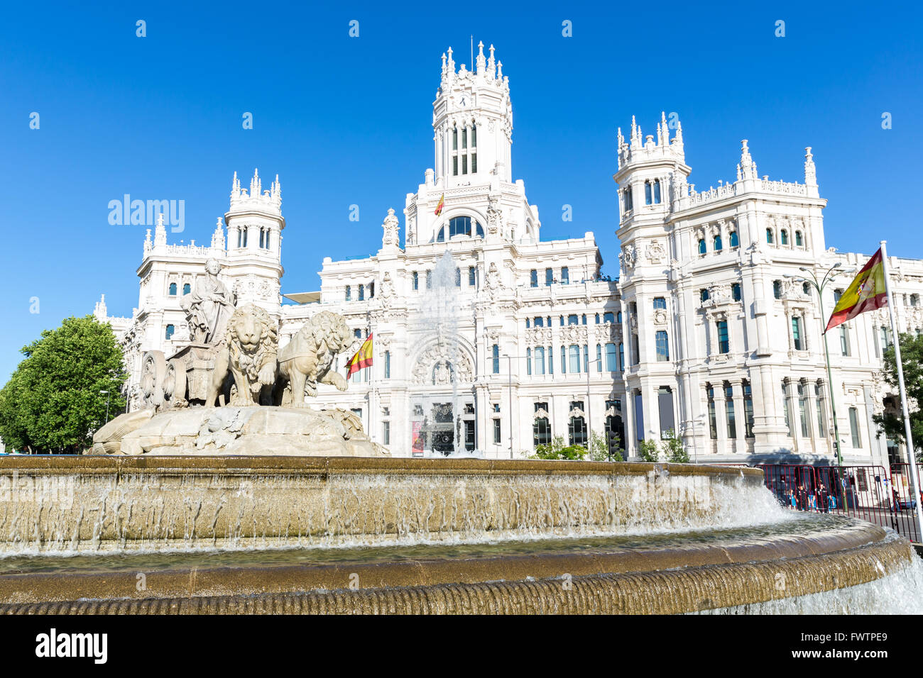 Plaza de la Cibeles (Cybele's Square) - Central Post Office (Palacio de ...