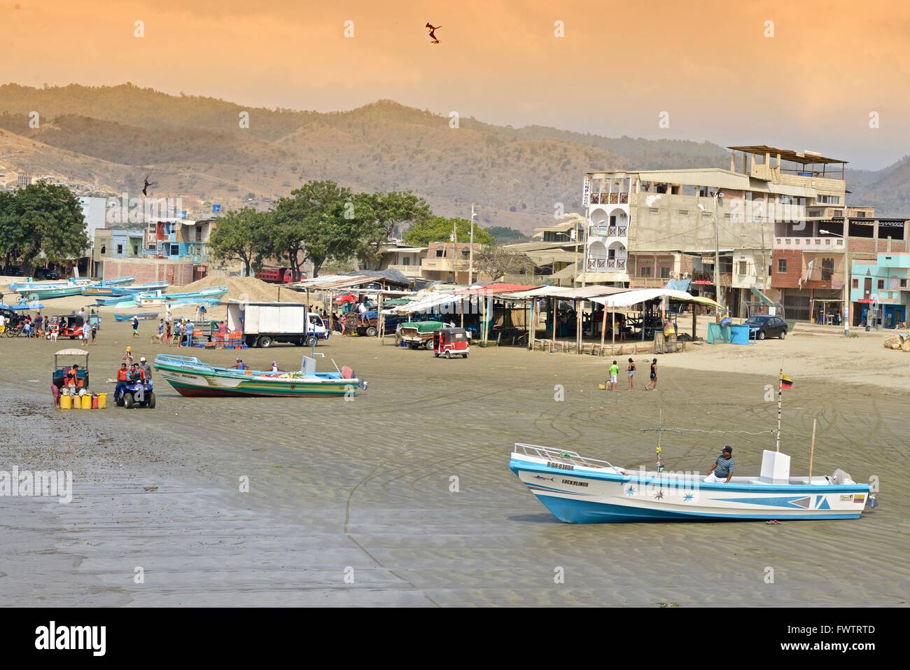 Puerto lopez hi-res stock photography and images - Alamy