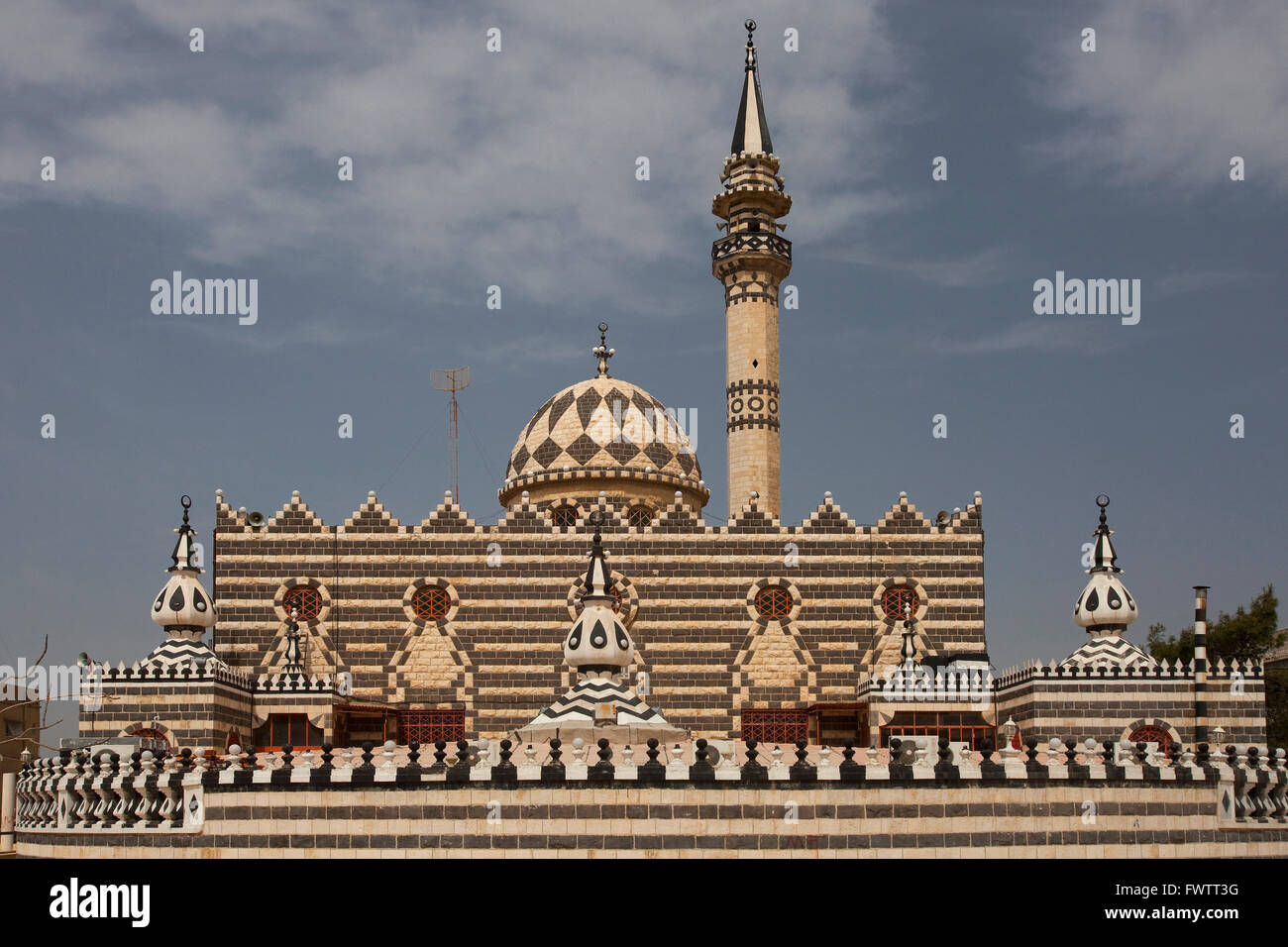 Black stone mosque hi-res stock photography and images - Alamy