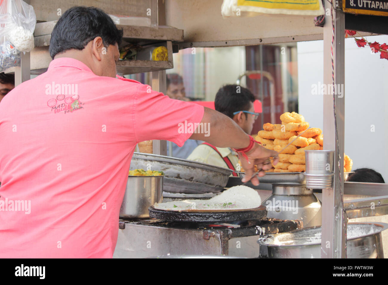 Indian street food shop hi-res stock photography and images - Alamy