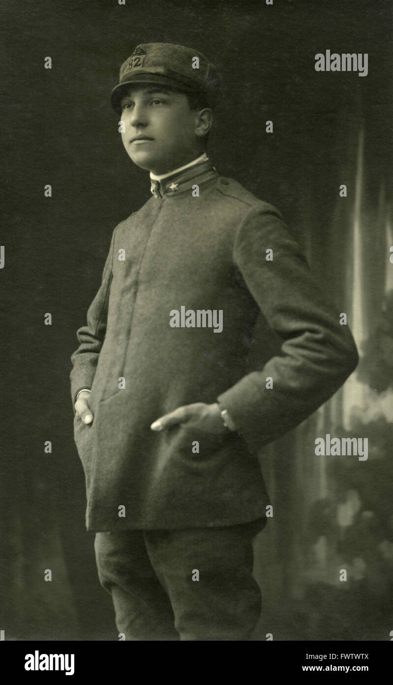 Portrait of a soldier of the Royal Army, Italy Stock Photo - Alamy