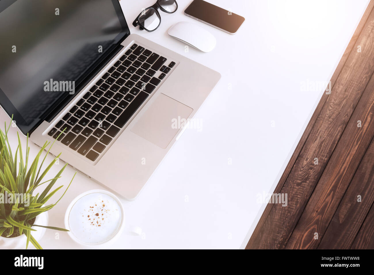 Workspace hi-res stock photography and images - Alamy