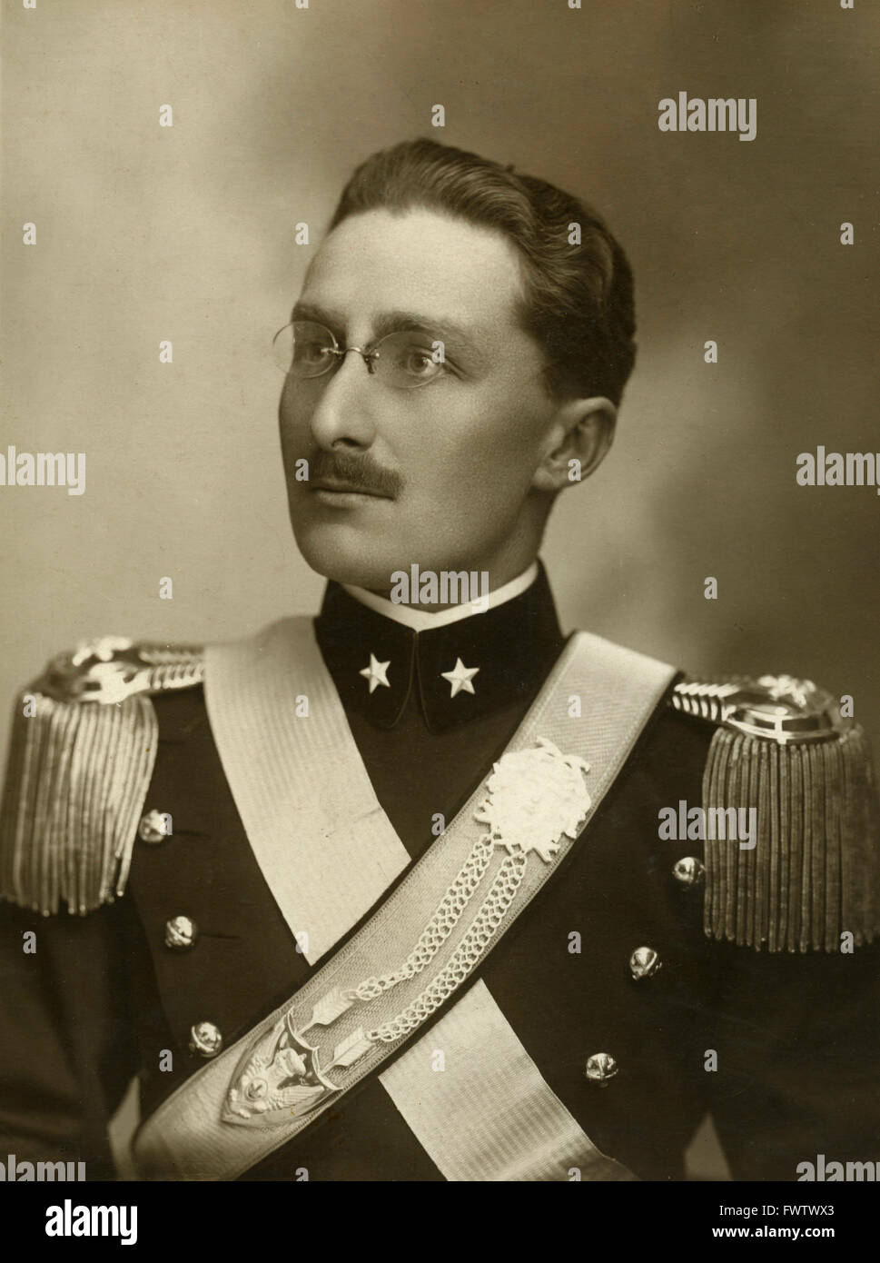 Portrait of an officer of the Italian Army Stock Photo - Alamy