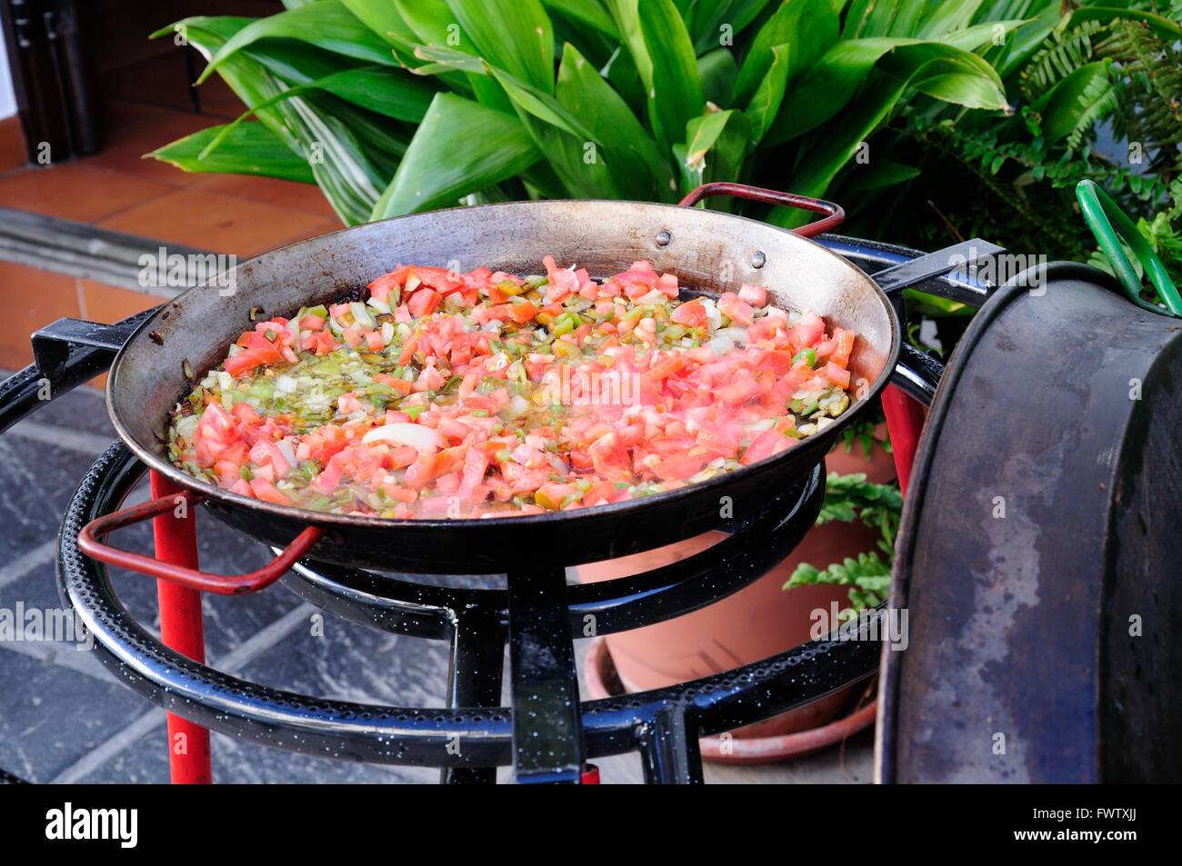 Simmer cooking hi-res stock photography and images - Alamy