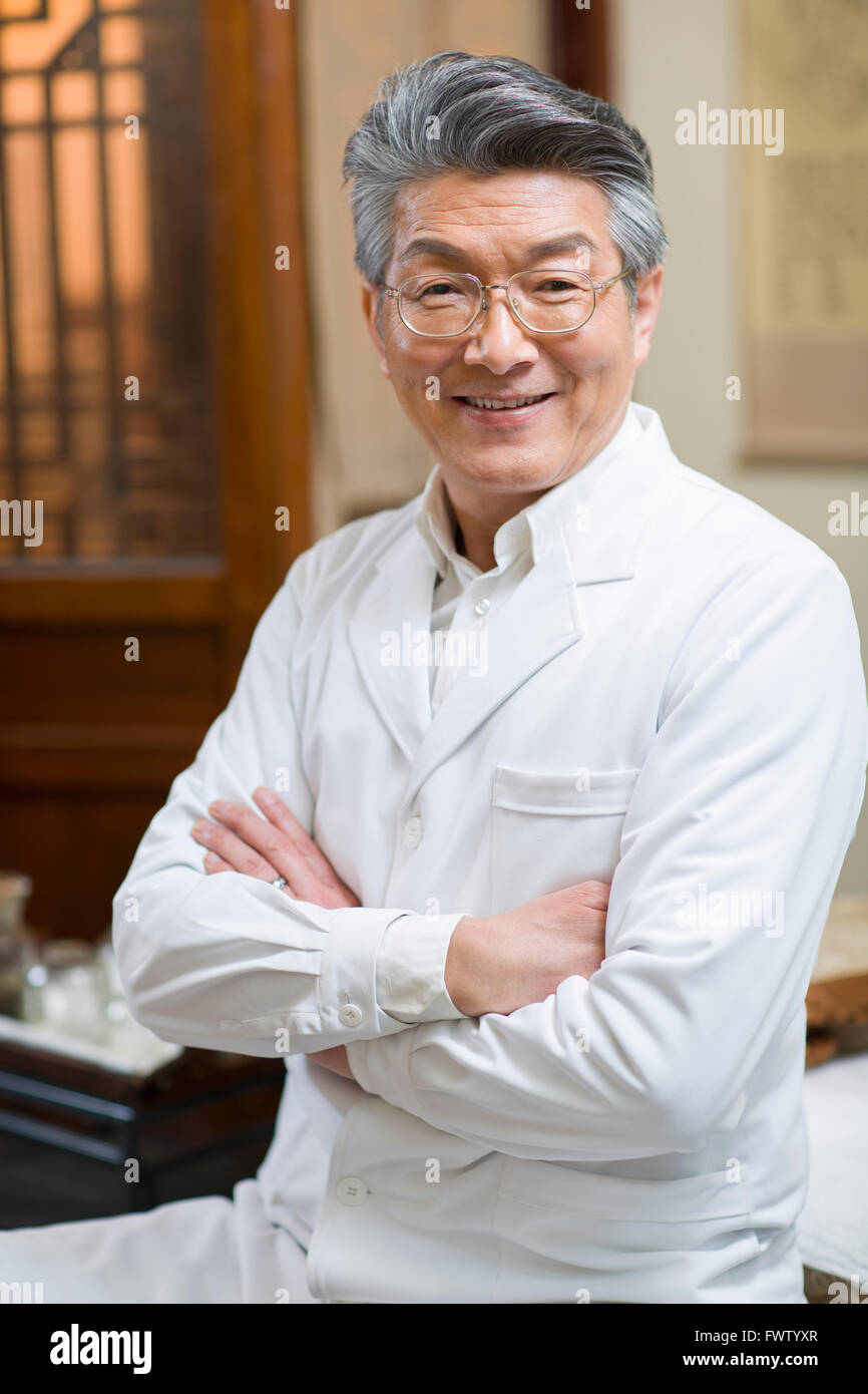 Portrait of senior Chinese doctor Stock Photo - Alamy