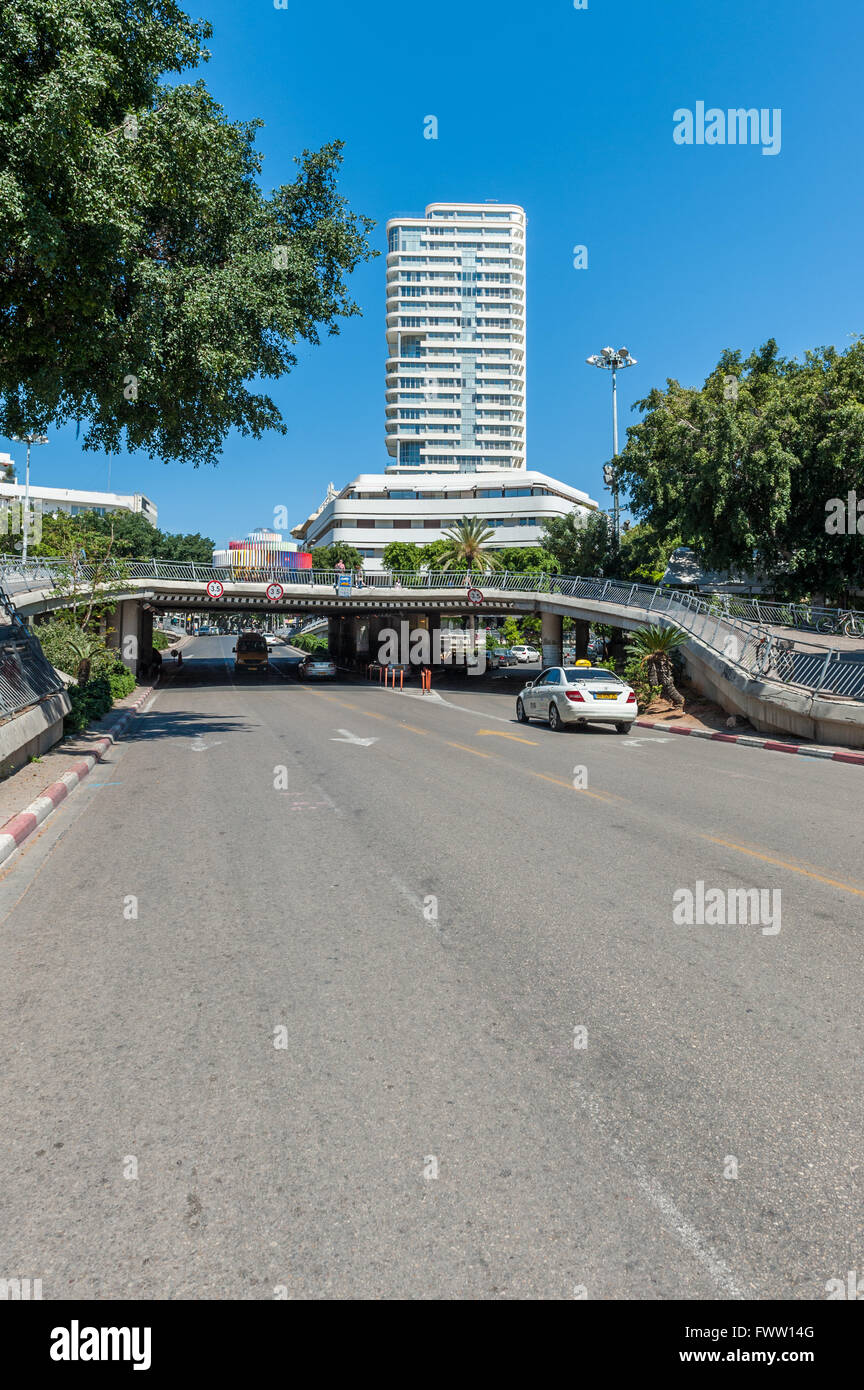 Israel, Tel Aviv - Dizengoff square Stock Photo - Alamy