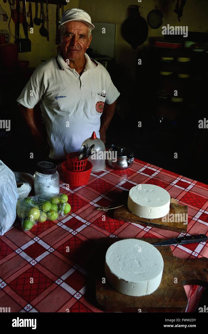 Elaboration of traditional cheese in Sapalache " Las Huaringas ...