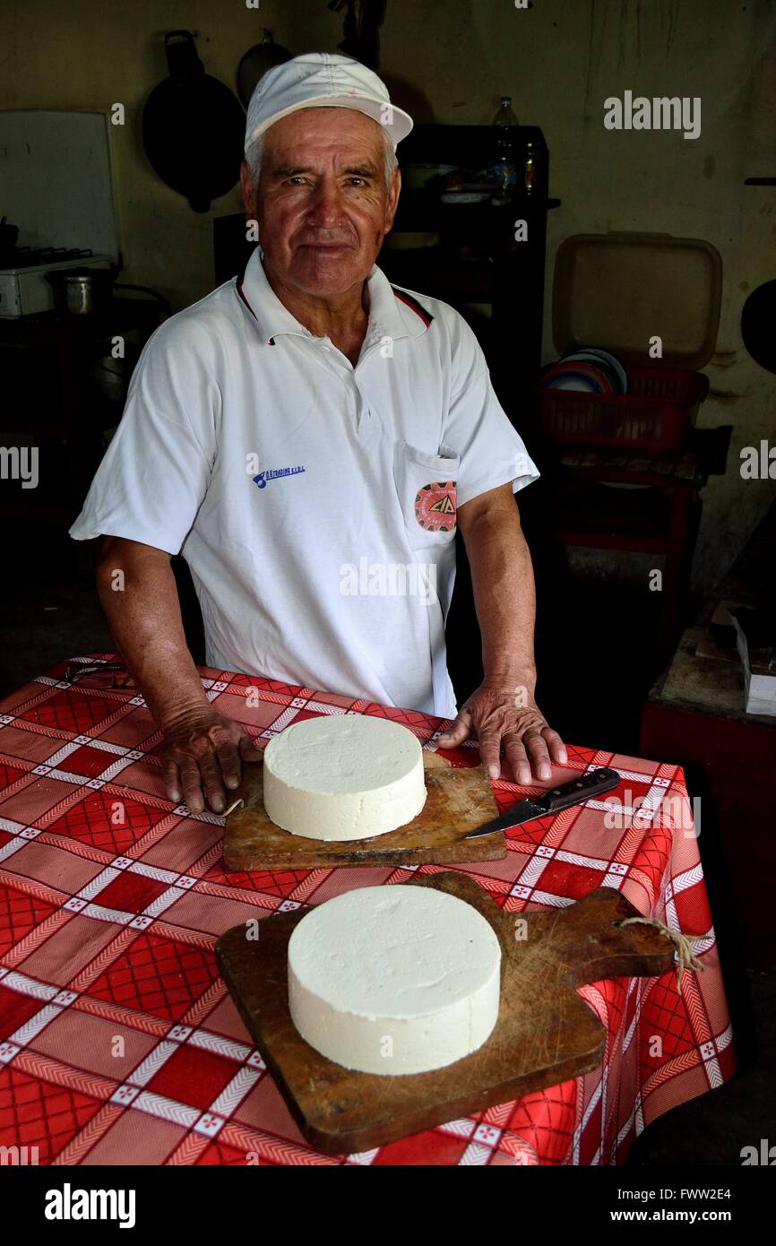 Elaboration of traditional cheese in Sapalache " Las Huaringas ...