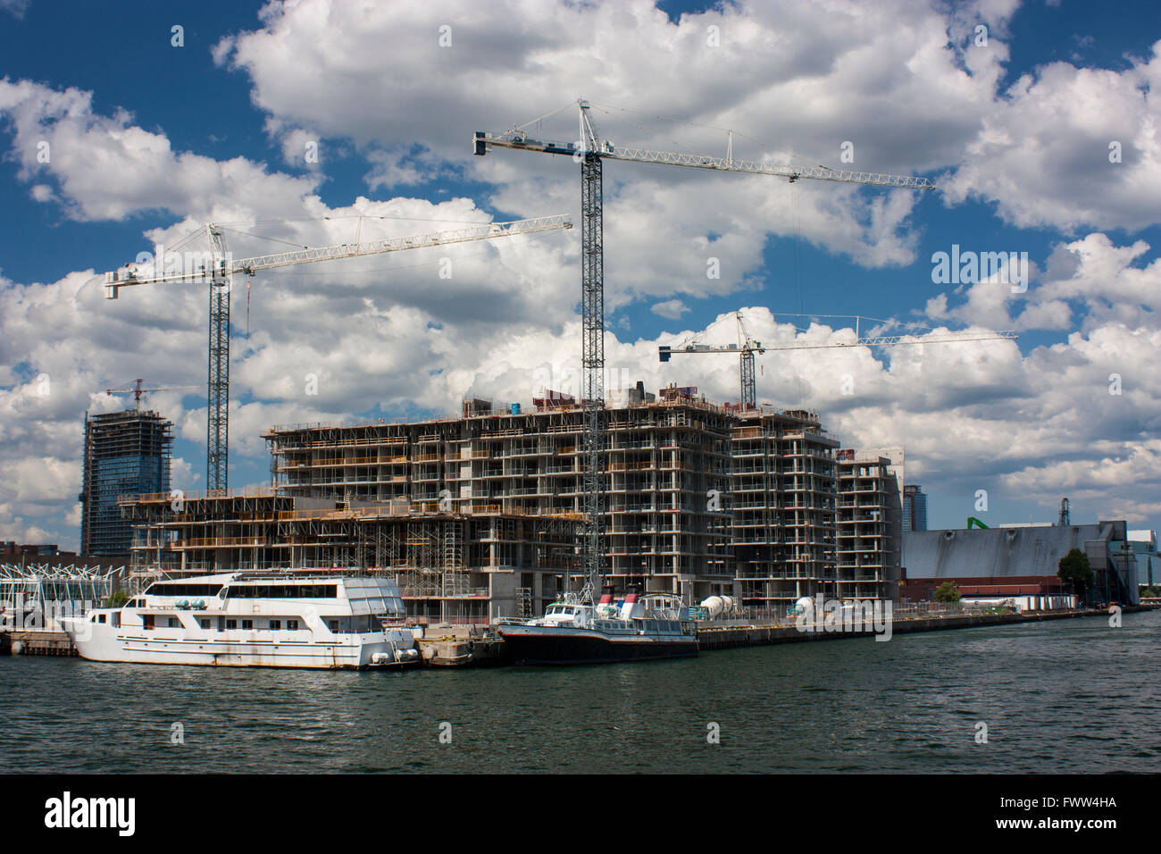Construction on waterfront hi-res stock photography and images - Alamy